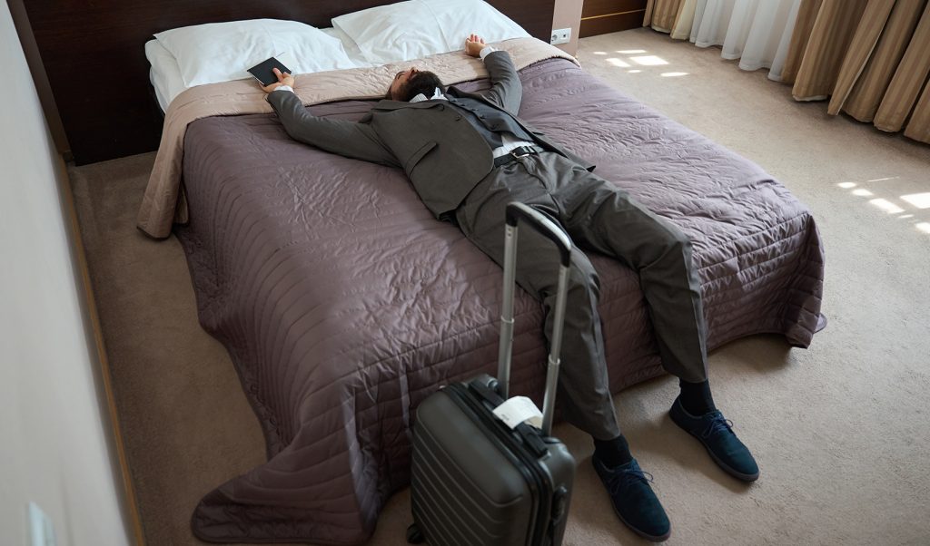 8 Tips to Help Get Over Jet Lag | Weljii